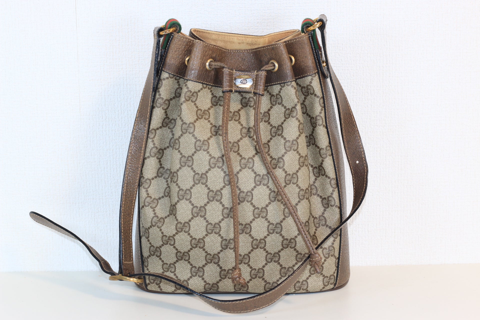 Gucci GG Supreme Sherry Line Bucket Bag – luxuryforlessjpn