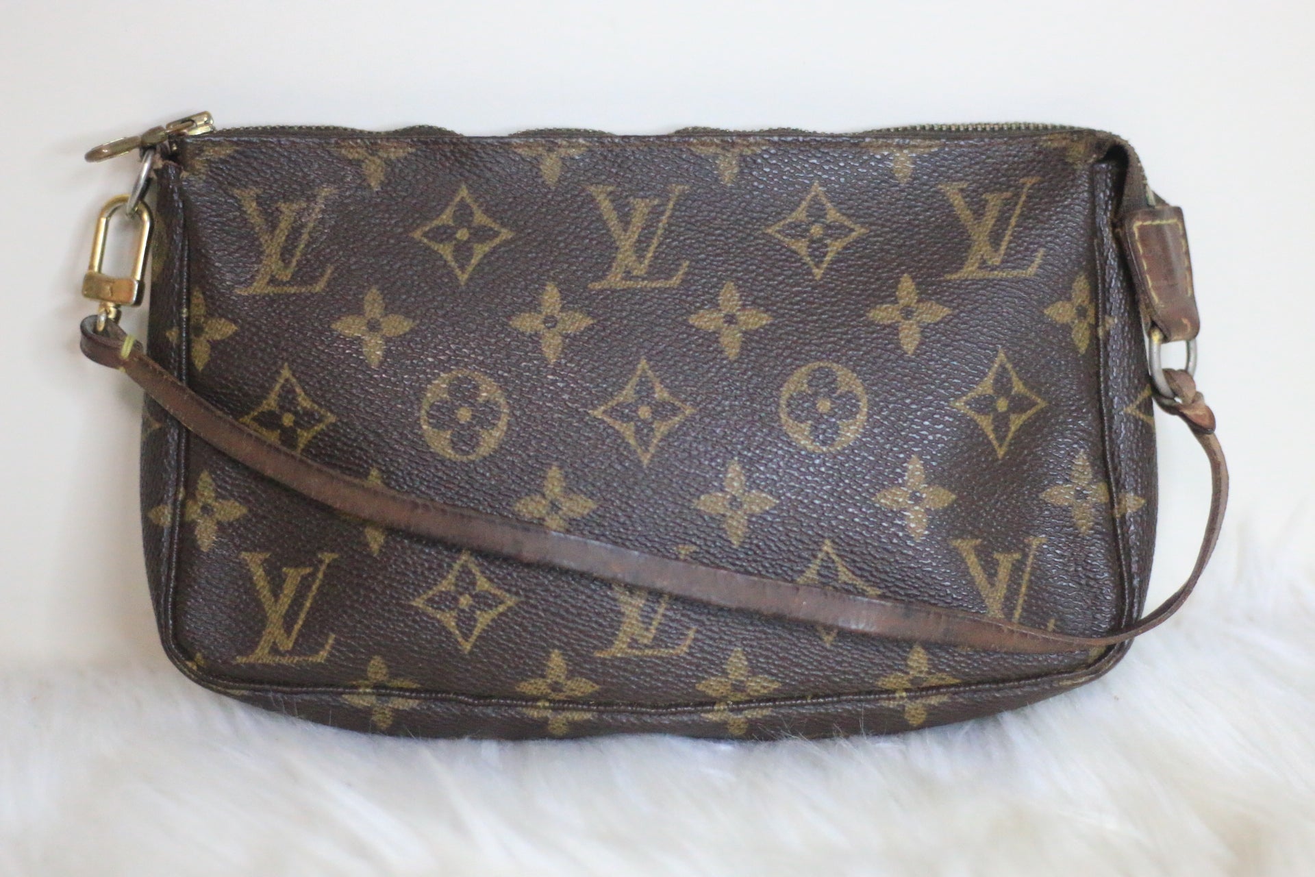 Monogram Pochette Accessories – luxuryforlessjpn